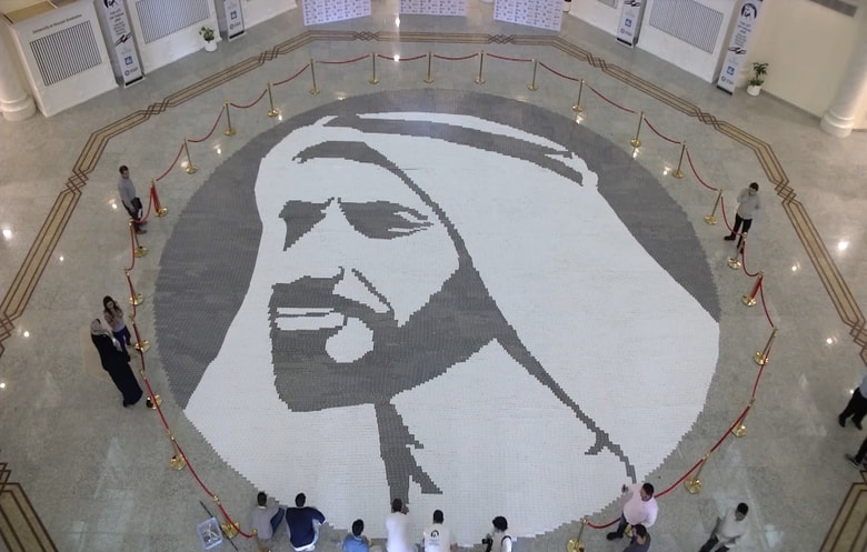 Largest envelope mosaic (image) | Guinness World Records
