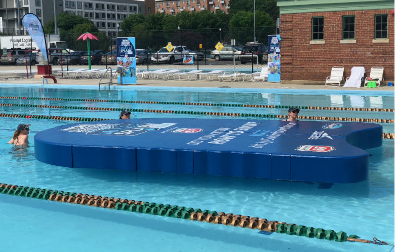 Largest kickboard / swimming float | Guinness World Records
