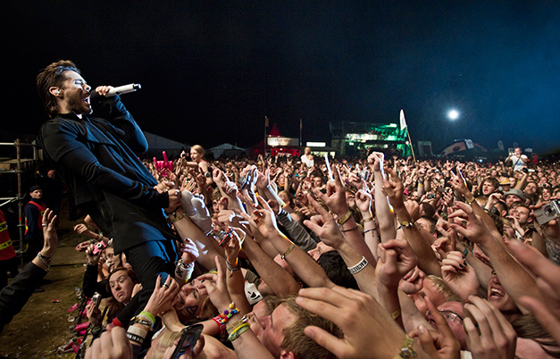 Longest concert tour by a rock band | Guinness World Records